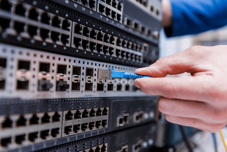 Managed vs. Unmanaged Switches: 5 Key Differences | CXtec Blog